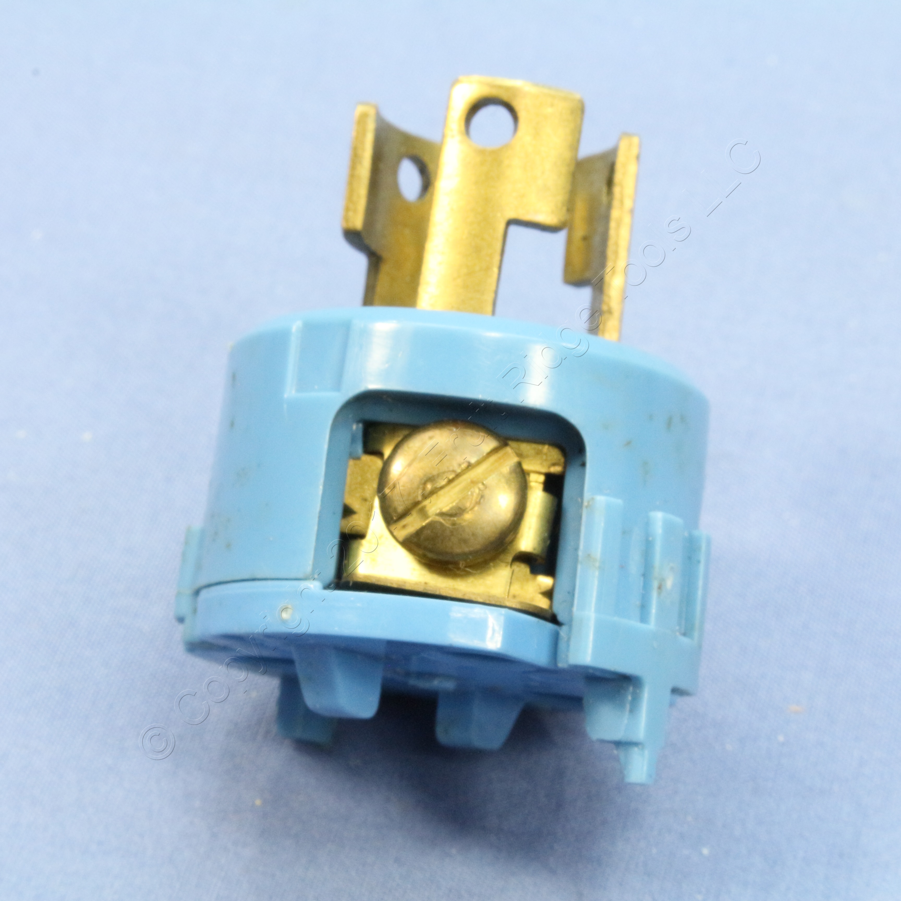 LEVITON TURN LOCKING Plug Twist Lock NEMA L11-15P 15A 250V 3 Oldstyle ... LEVITON TURN LOCKING Plug Twist Lock NEMA L11-15P 15A 250V 3 Oldstyle ...